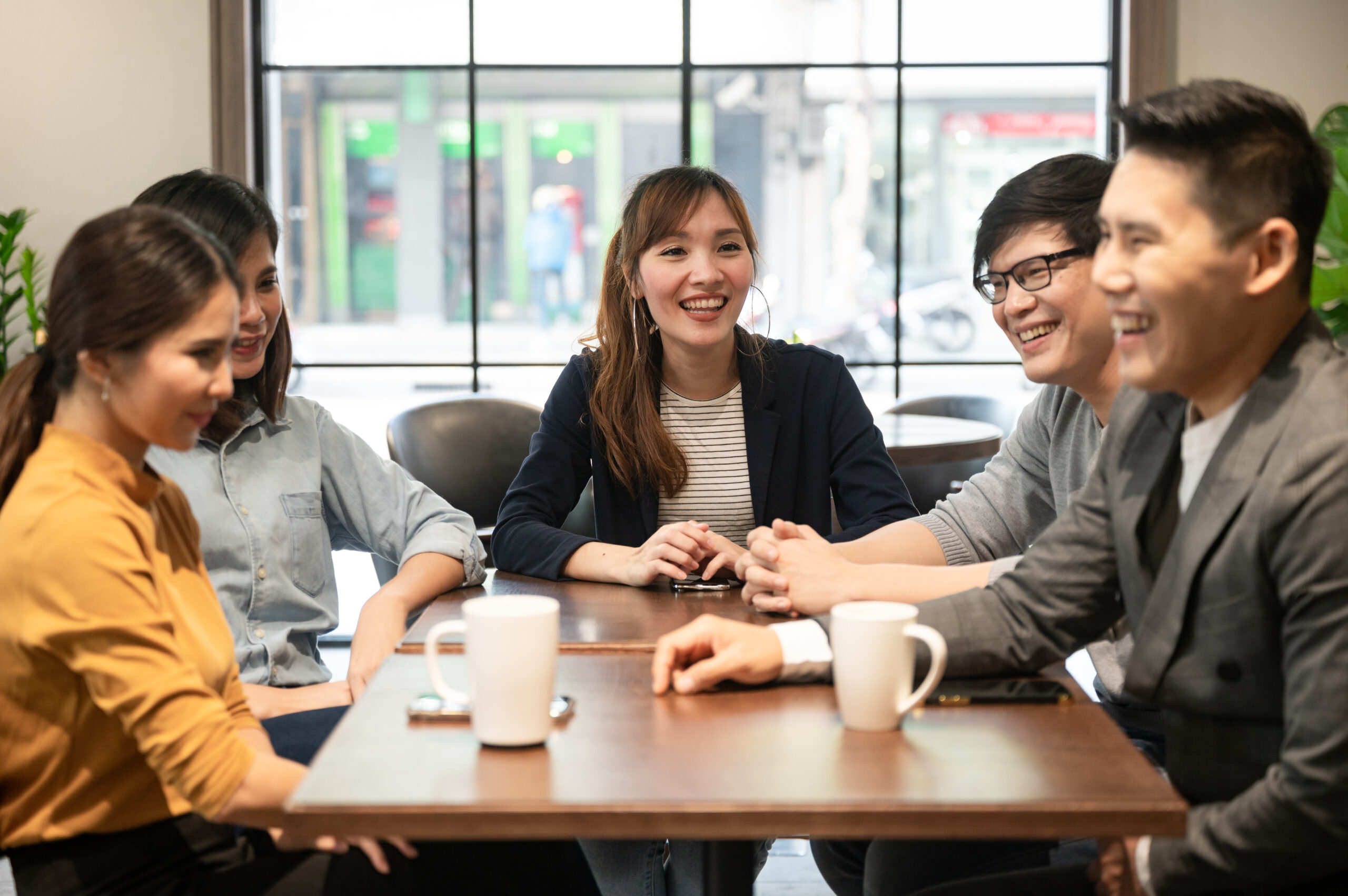 Top 5 Best Career Paths for Extroverts - IQI Blog