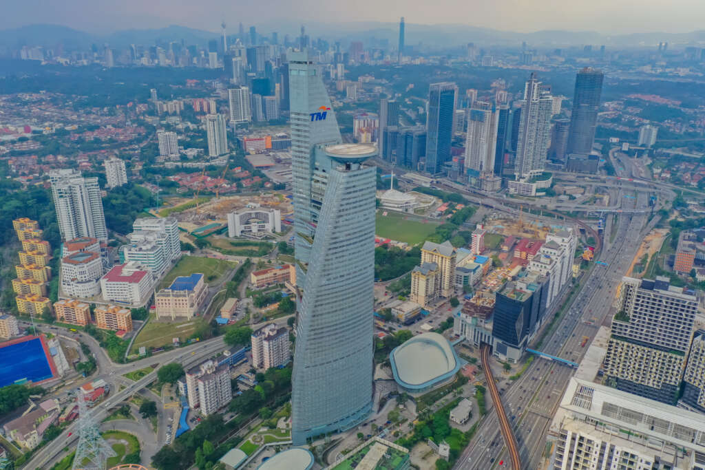 5 Menara Tertinggi di Malaysia Serta Fakta Unik dan Aneh!